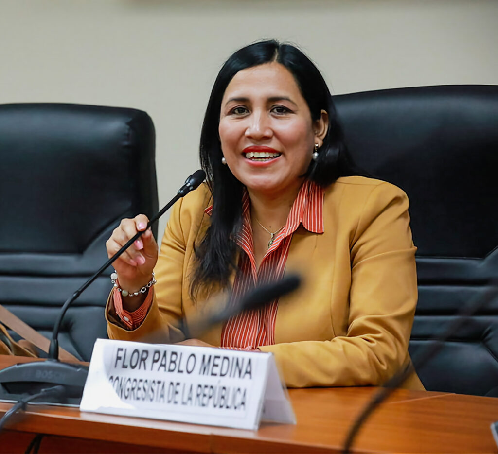 Flor Pablo | Congresista de la República – Flor Pablo, madre, profesora ...